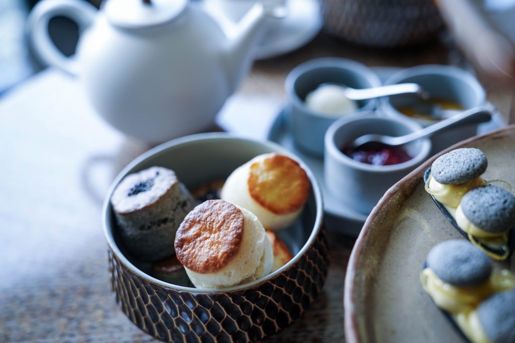 Black and Gold Afternoon Tea at MO BAR in Mandarin Oriental - mshannahchia